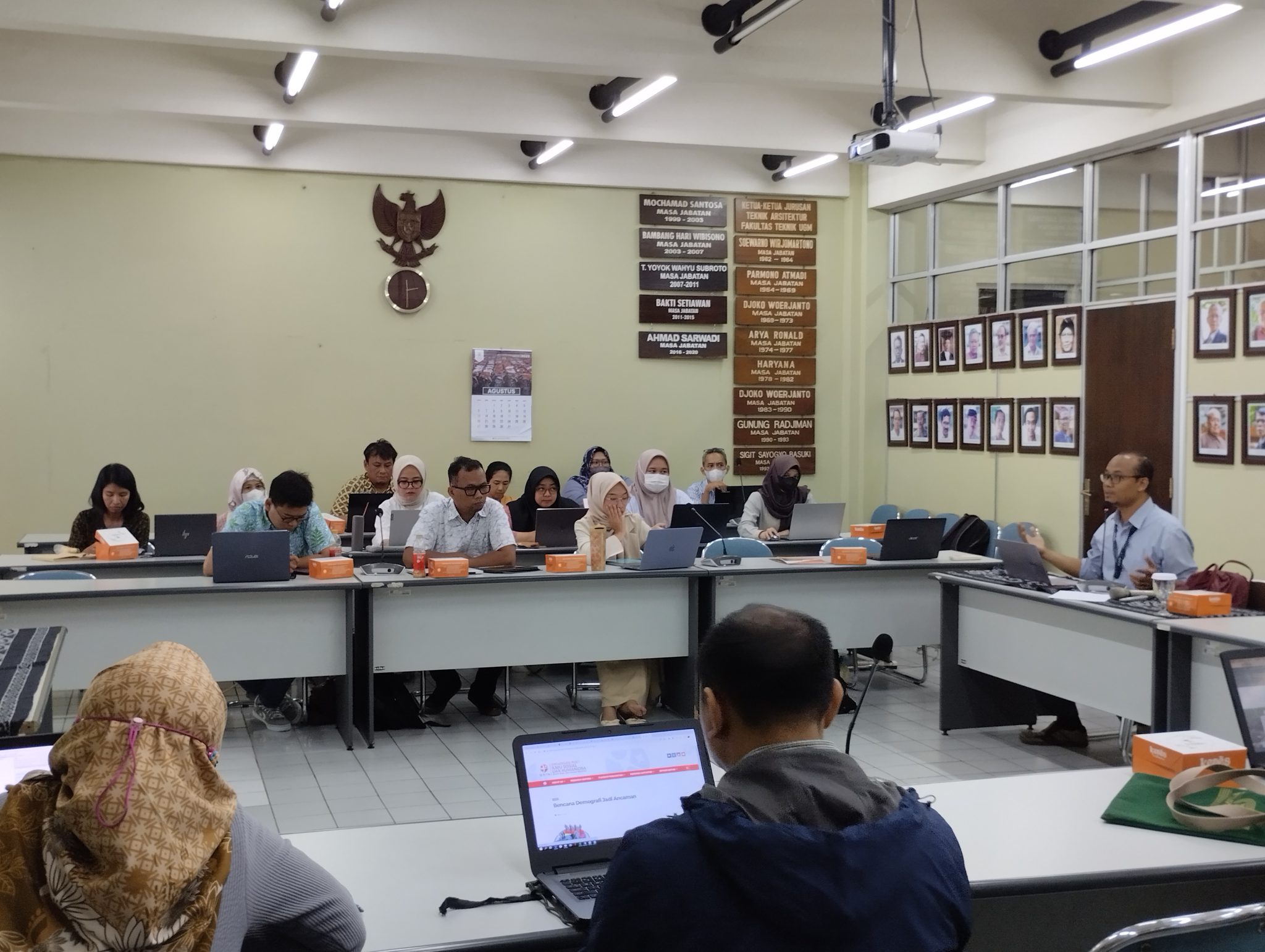 Kamisan Mahasiswa: Tools for Finding Research References (Getting to Know Apps and AI) – Doktor ...